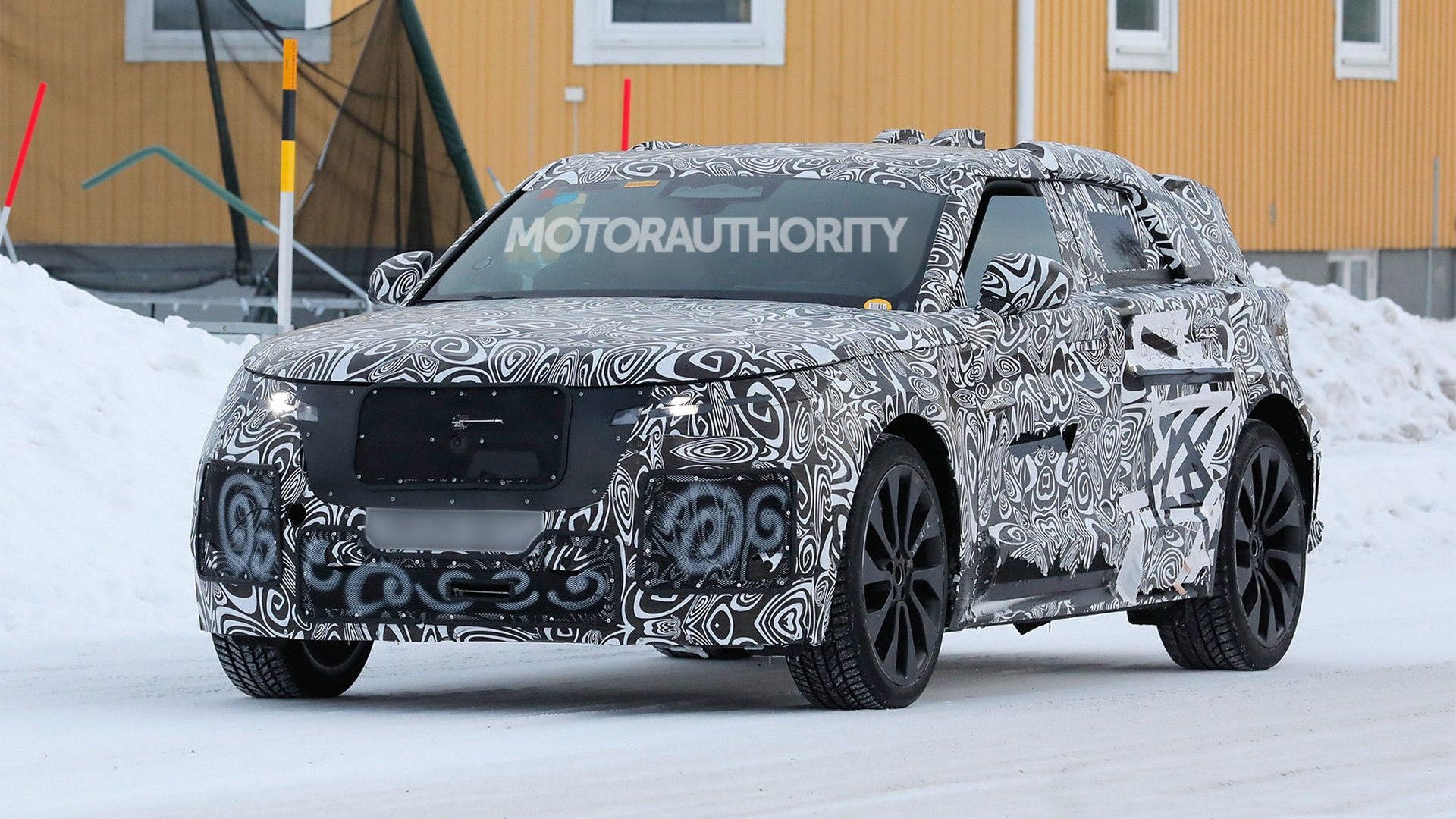 2026 Range Rover Velar successor caught on video