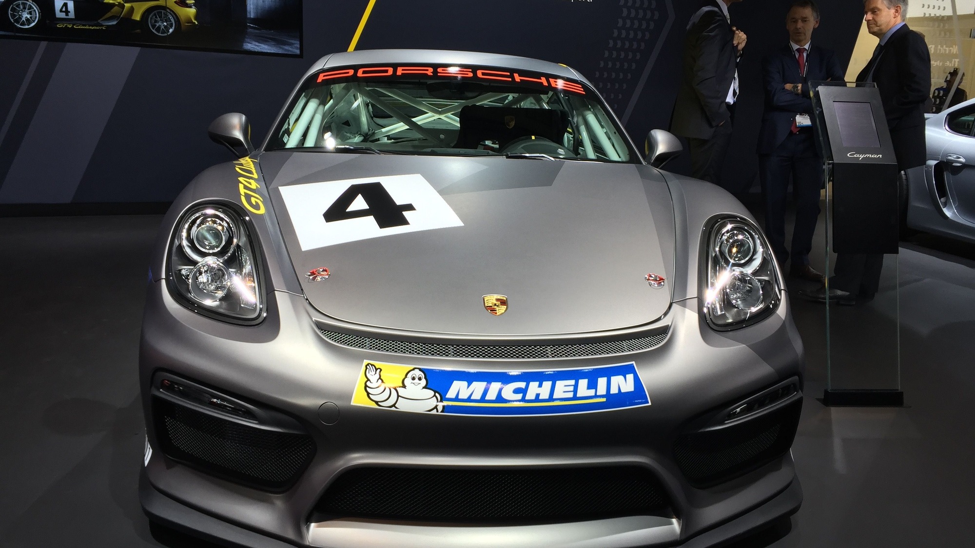 2016 Porsche Cayman GT4 Clubsport races into LA auto show
