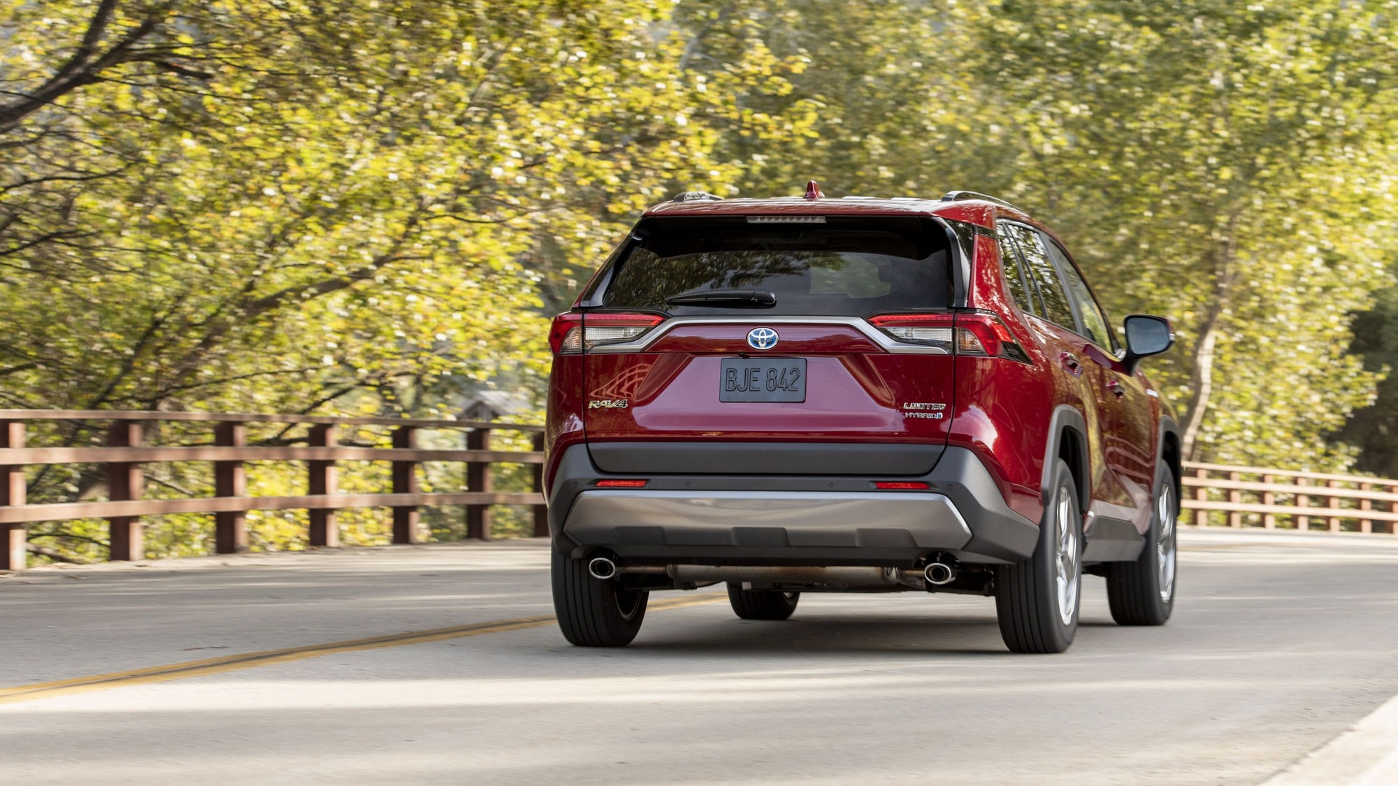 2019 Toyota RAV4 Hybrid first drive review: All the bits and pieces in ...