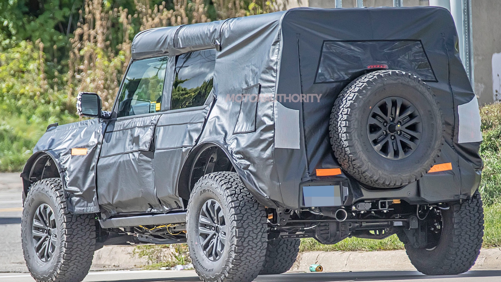 2022 Ford Bronco Raptor (or Warthog) spy shots: Baja-blitzing Bronco ...