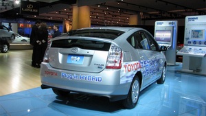 Prius plug-in hybrid conversion kit promises 40mi range on electricity ...