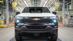 2024 Chevy Silverado EV gets 450-mile EPA range estimate
