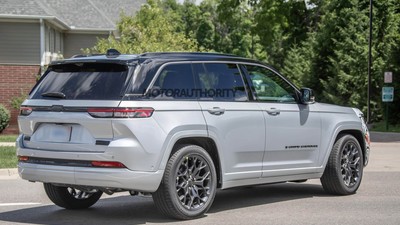 2026 Jeep Grand Cherokee spy shots