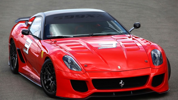Spy shots: Ferrari working on 599 Scuderia?