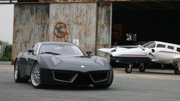 Update: Spada Codatronca supercar enters production