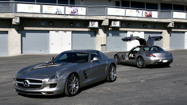 Video: Mercedes-Benz SLS AMG Crash Test