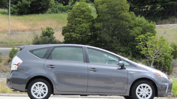 2012 Toyota Prius V Station Wagon: First Drive Review