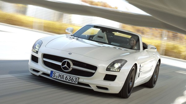Roger Federer Test-Drives The 2012 Mercedes-Benz SLS AMG Roadster: Video
