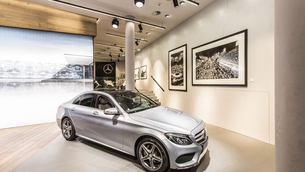 Mercedes-Benz Chooses Hamburg For First 'Mercedes me' Store