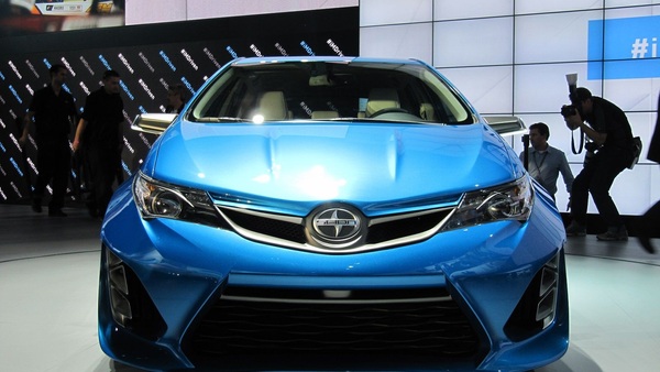 Scion iM Concept Previews New Compact Five-Door Hatchback