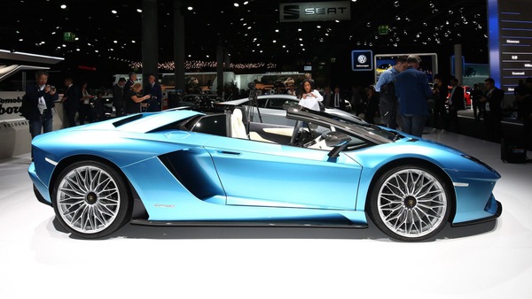 Lamborghini Aventador S Roadster: Lambo’s newest big-buck, bald bull