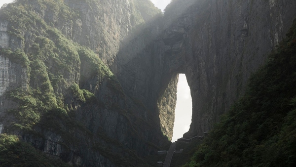 Watch the 2018 Land Rover Range Rover Sport climb 999 steps to China's ...