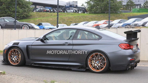 Spy shots and video of possible BMW M4 CSL