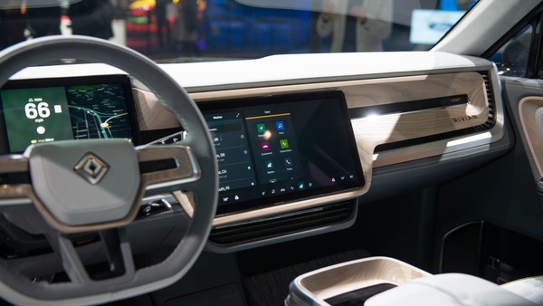 Rivian R1S debuts with 410 miles of range: What the Tesla Model X ...