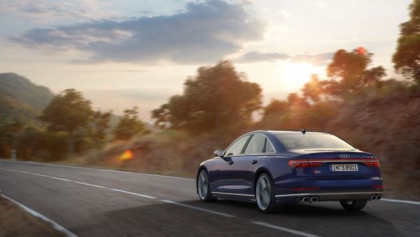 2020 Audi S8 revealed with 563 hp, the gamut of suspension technology