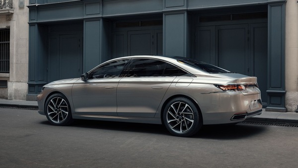 DS 9 is a French flagship sedan