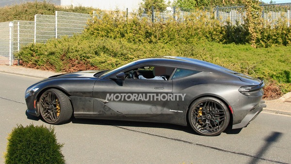 Aston Martin DBS GT Zagato spy shots and video
