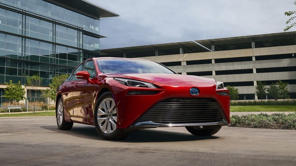 Preview: 2021 Toyota Mirai brings sexier look, lower price for fuel cell sedan