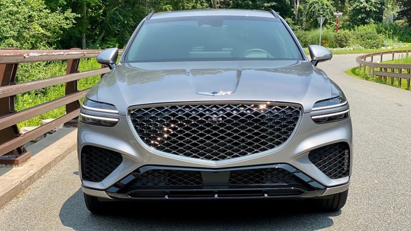 First drive review: 2022 Genesis GV70 fits in like jumbo shrimp