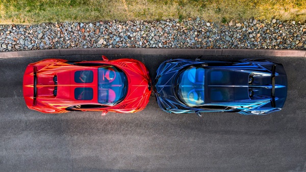 His and her Bugatti Chiron Super Sports get matching paint schemes