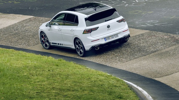 2025 VW Golf GTI Clubsport bows with 296 hp