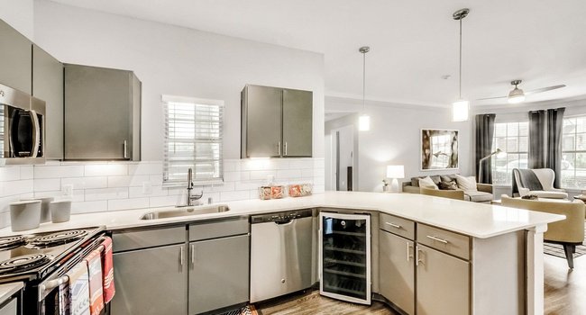 Keystone at Castle Hills Reviews - Carrollton, TX | 4600 N Josey Ln ...