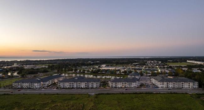 Vida Winter Garden Reviews - Winter Garden, FL | 1223 East Plant Street ...