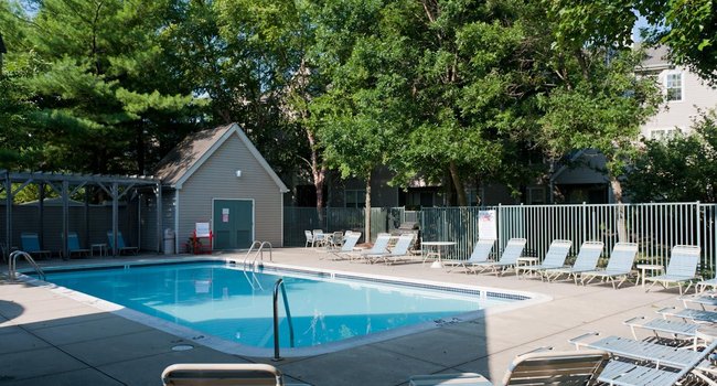 Columbia Commons Reviews - Columbia, MD | 7601 Woodpark Lane | 38 ...