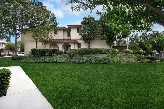 Serrano Highlands - 37 Reviews | Lake Forest, CA Apartments for Rent ...